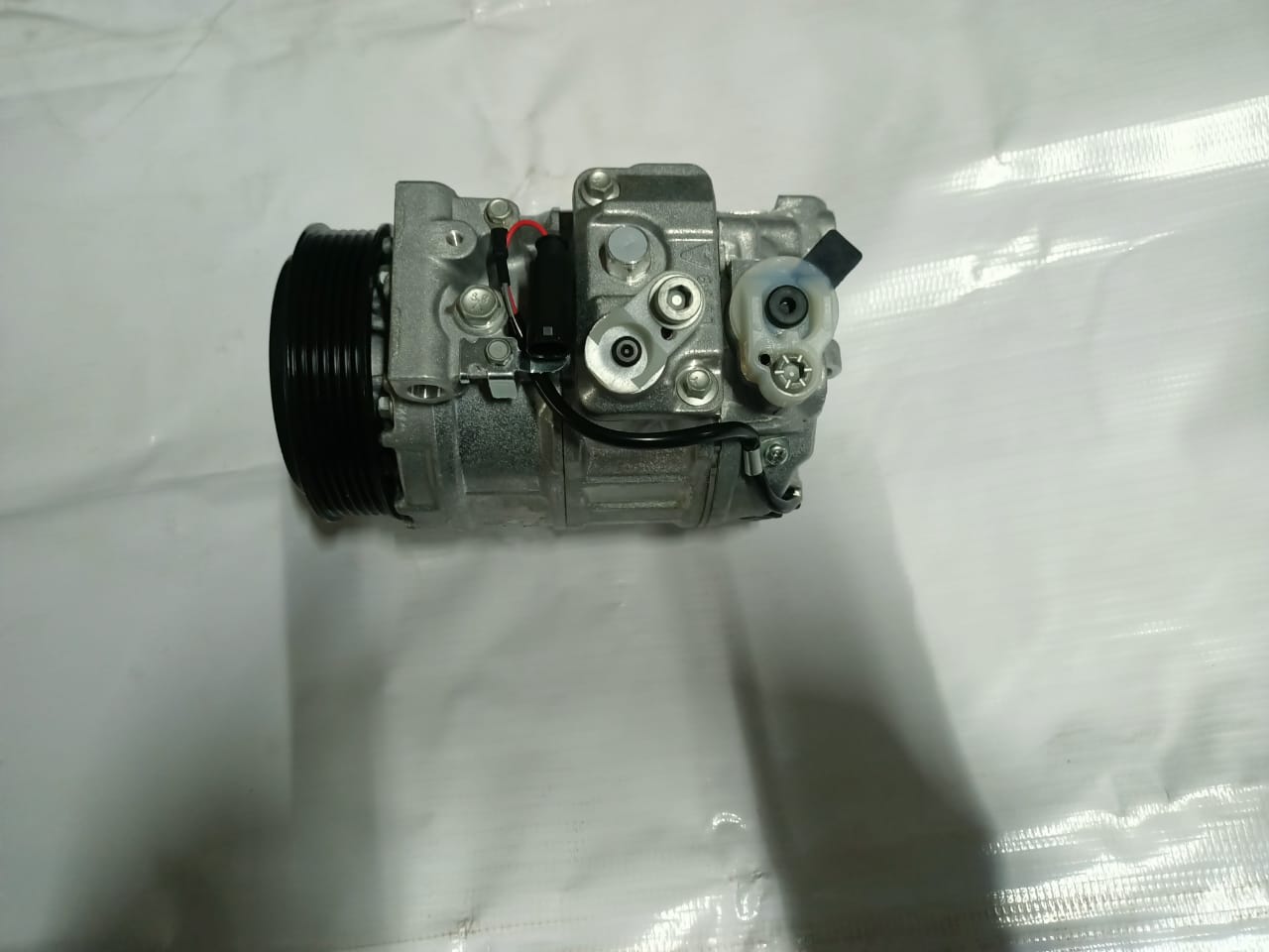 New AC Compressor for Mercedes Benz W203,W211 6pk 112,272,111 engine